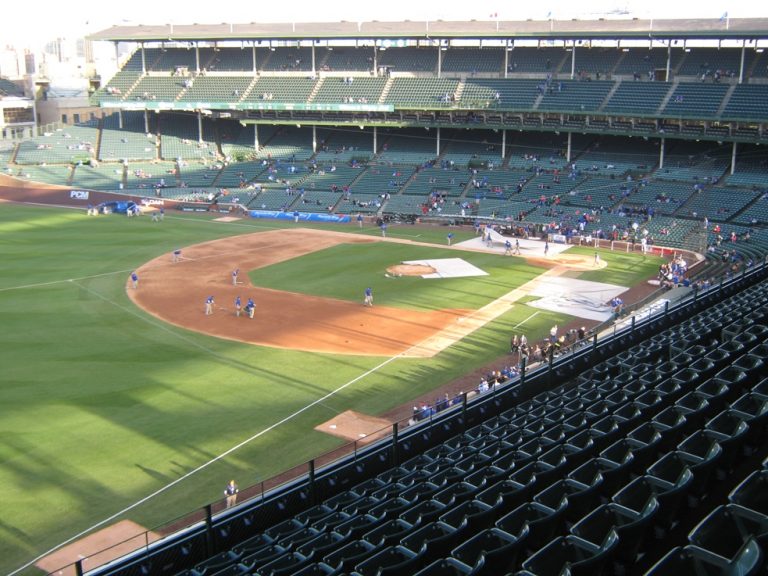 Fenway Park vs. Wrigley Field - Two Ballpark Aficionados Debate | A ...